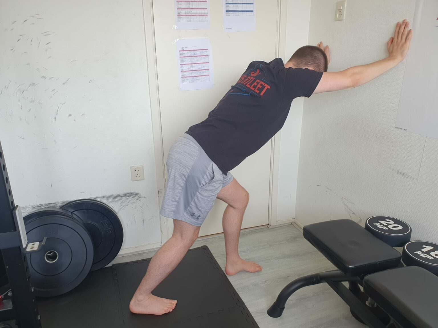 Rek en stretch oefeningen, 13 oefeningen voor thuis! - Thuis Atleet